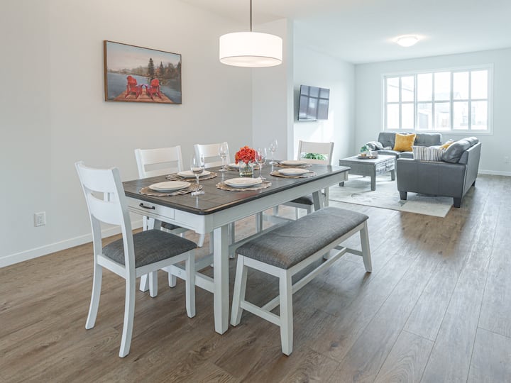 New-build Stylish Family Home| Ac |3br & 2.5ba - Canada