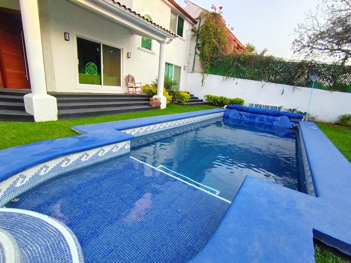 Preciosa Casa Sola Con Alberca Y Jardín - Temixco