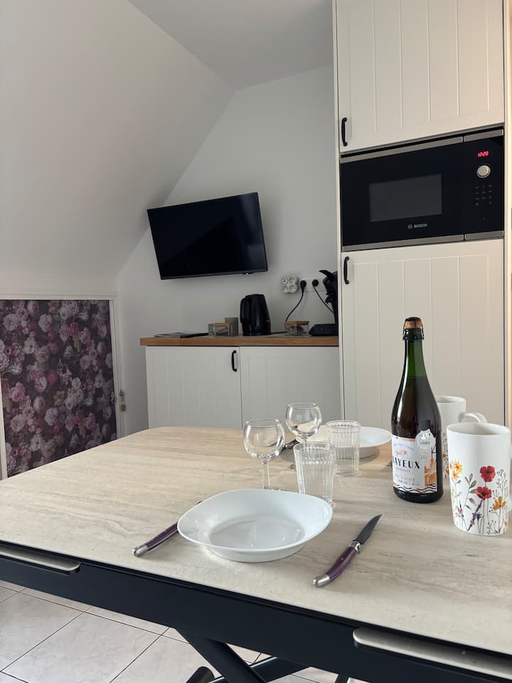 Studio Centre-ville Avec Stationnement Sécurisé - Bayeux