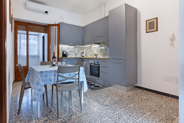 Guesthost - Sant'antioco Grazyhome Apartment - Sant'Antioco