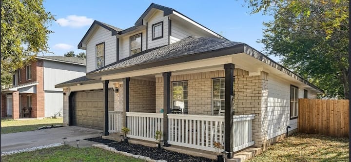 The Riverside House - Bastrop, TX