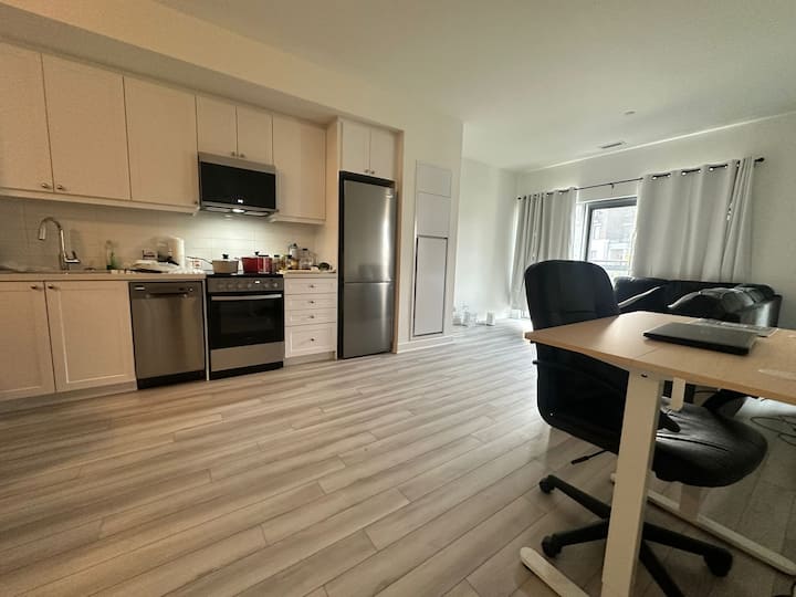 Comfortable Relaxing Apartment. - Bowmanville