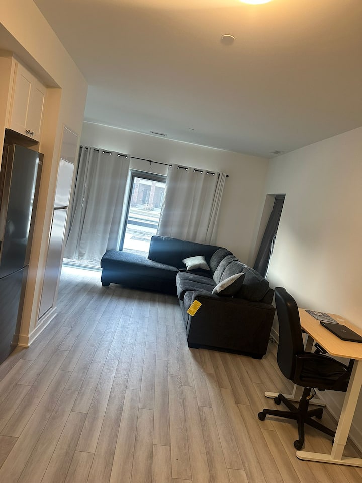 Comfortable Relaxing Apartment. - Bowmanville