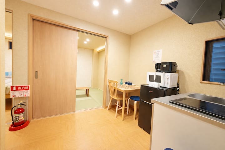 大阪市中心，日式风格，卫浴独立，适合1-4人、备洗衣烘干机，花园町站徒步6分钟，难波直达3分钟到达 - Osaka