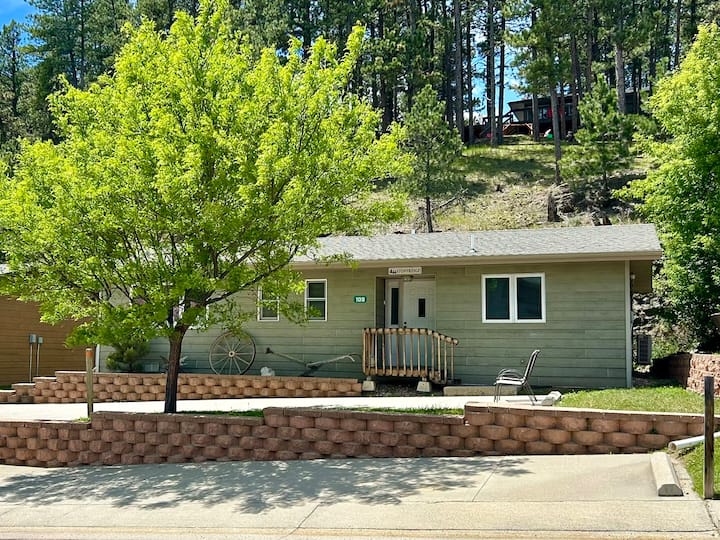 Stony Ridge 3 Bedroom/2 Bath Home In Hill City - Hill City, SD