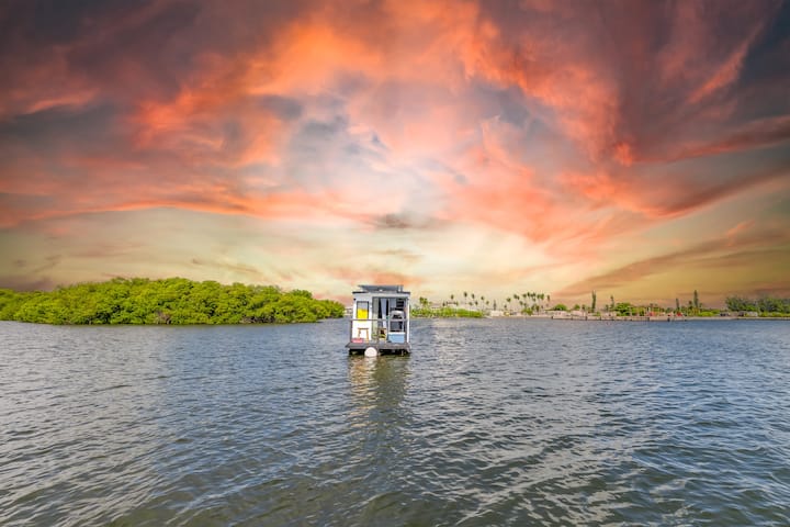 Wonder Sea Houseboat | 2 Ppl| Kayak |Camping Style - The Bahamas