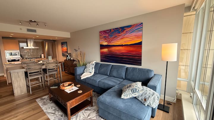 Waterfalls Hotel: Best Life At The Falls! - Saanich