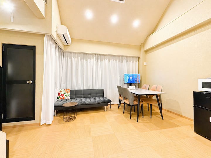 大阪Loft大空间民宿｜两房一厅｜2-7人入住｜近难波｜大阳台｜欢迎长租大优惠 - Osaka