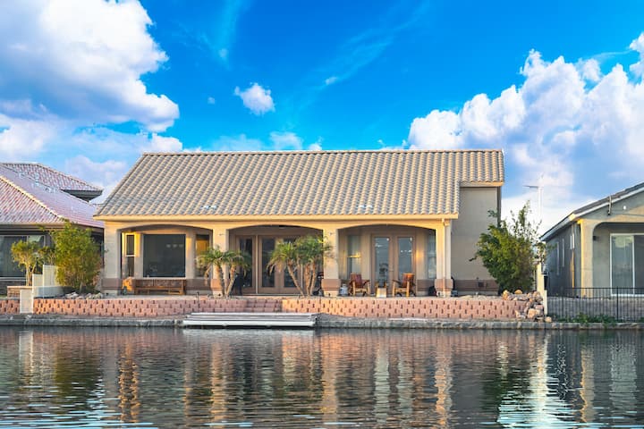 The Peaceful Water House - Topock, AZ