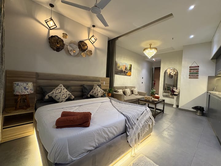 The Walk In Arena | 22nd Floor | River & City View - Noida