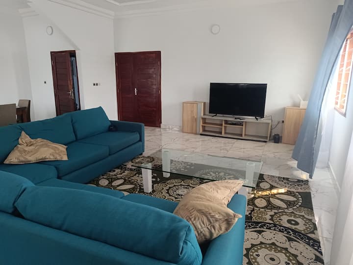 Quatre Chambres Salon Meublées Personnelles - Cotonou