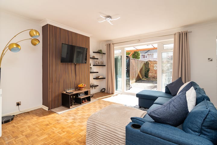 Spacious 3br Home | Parking | Long Term Stays - Bournemouth