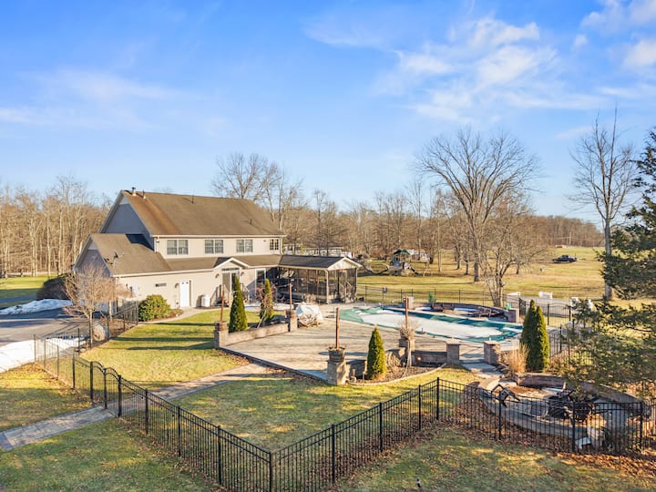 Hudson Retreat | Pool, Spa, Game Room, Gym - Gardiner, NY