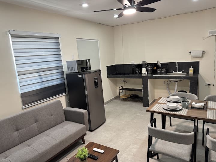 D2. Zona Centro Con Estacionamiento + Lavandería - Ciudad Victoria