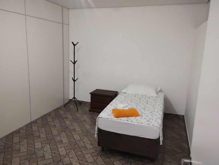 Quarto Individual. R$53 - Belo Horizonte