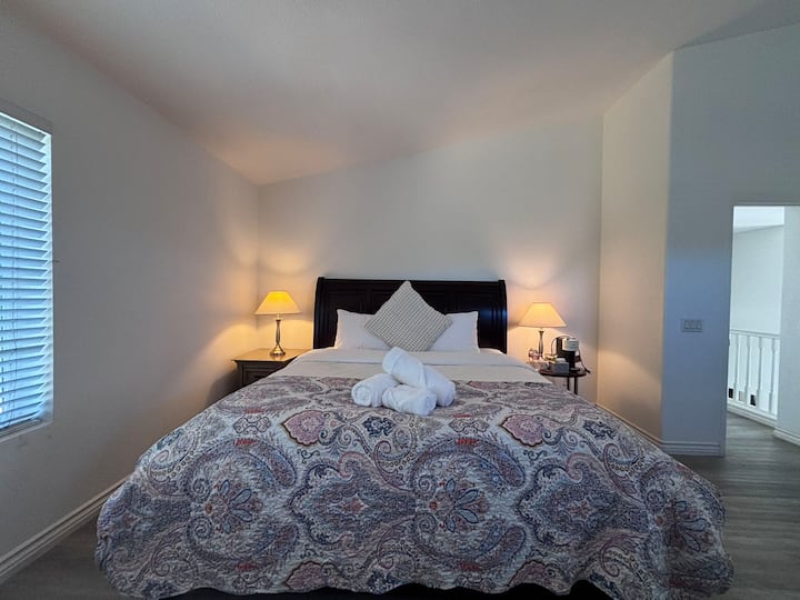 Safe, Quiet, And Luxurious King-size Room - Riverside, CA
