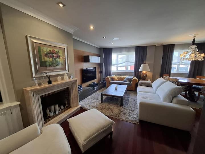 Duplex A Mosquera By Foroplaza Pleno Centro - Lugo, España