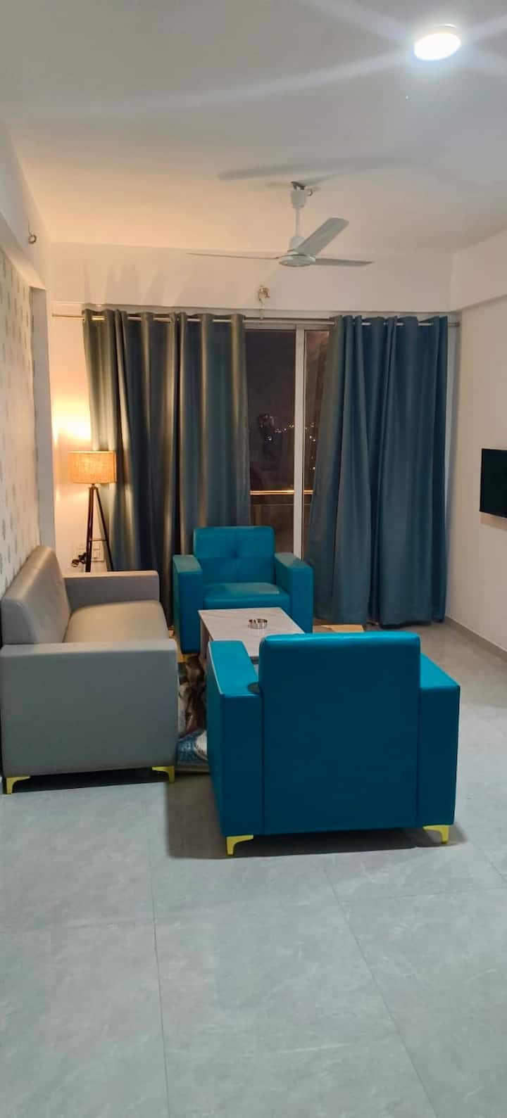 2 Bedroom Apartment Near Airport - India