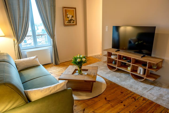 La Parenthèse D’aurillac T2 Cosy, Douche Façon Spa - France