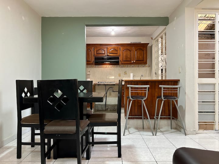 Casa Familiar Con Cochera - Uruapan