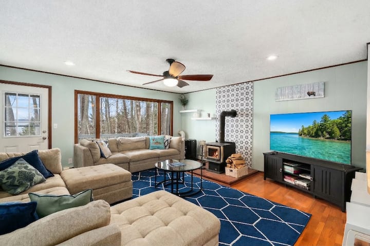 *New!* Peaceful Retreat Overlooking Burt Lake - Indian River, MI