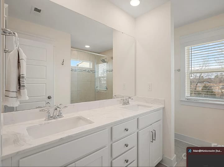 Your Peaceful Secured Garden Escape Guest House. - Charlotte, NC