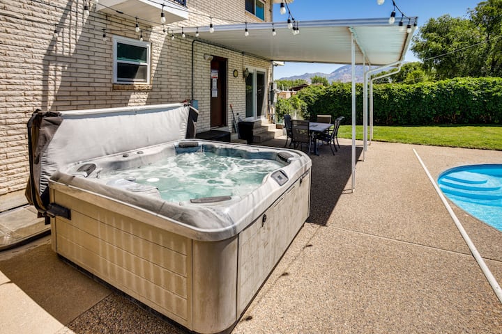 Luxury Mountain View Retreat W/ Pool & Hot Tub - Ogden, UT