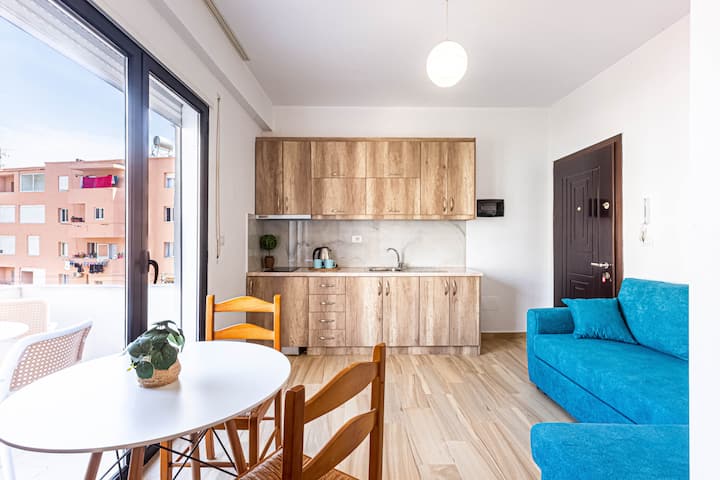 Shiny Central - 1br Ap, Kitchen And Balcony - Himarë