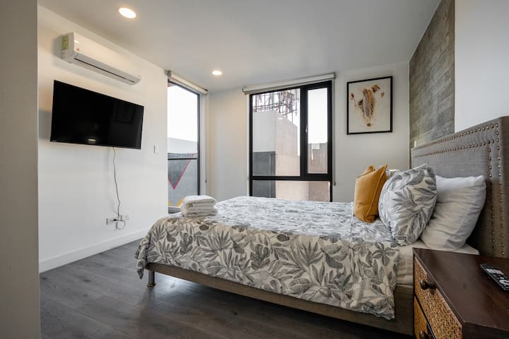 The Border Loft |Trendy Stay On Avenida Revolución - Tijuana