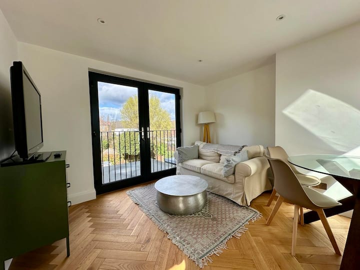 Peaceful, Bright Loft In The Heart Of High Barnet - Barnet