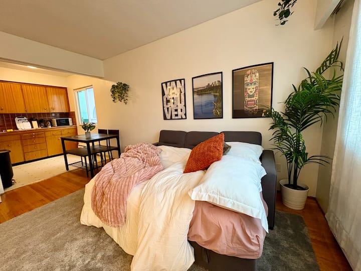 Kitsilano Beach Retreat | 10 Min Walk To Sand - Vancouver