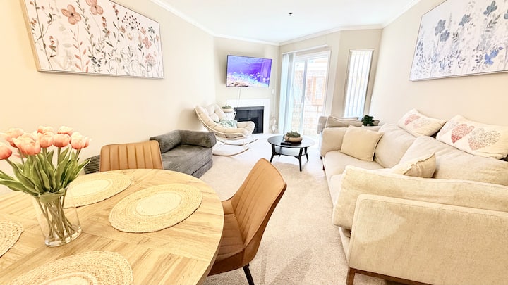 Walk Of Fame Minutes Walk, Pool, Gym, +Free Parkng - Beverly Hills, CA