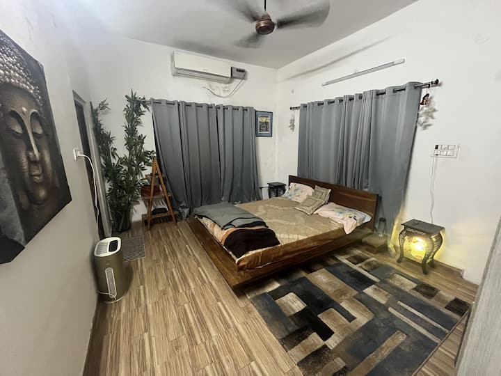Roxy’s Cozy 1bhk | Pet Friendly | Dalanwala - Dehradun
