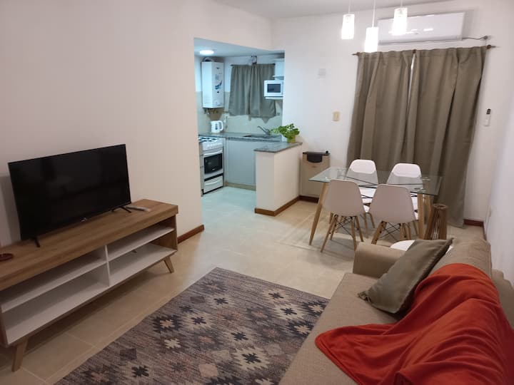 Depto. 1 Dormitorio En Plaza Moreno - La Plata, Argentina