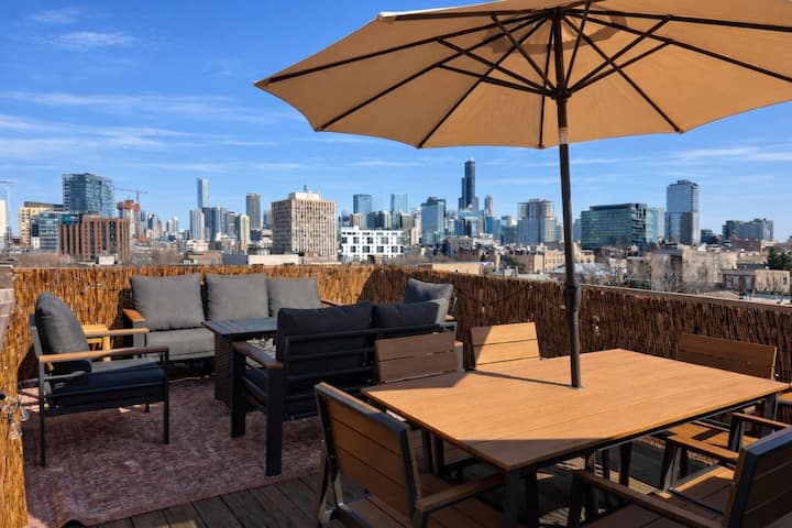Penthouse With Private Rooftop And Skyline Views - Chicago, IL