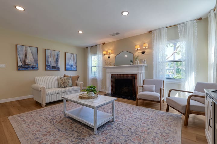 Mar Vista - Blue Surfboard Vacation House | 4bd - Culver City