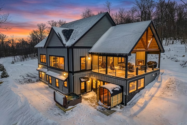 New Luxe Lodge|indoor Pool|sleeps 21|views! Ski In - Deep Creek Lake, MD