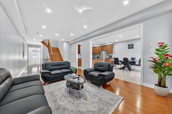 Toronto Entire Private Home 3br | 2ba | Hwy | Park - Toronto, ON