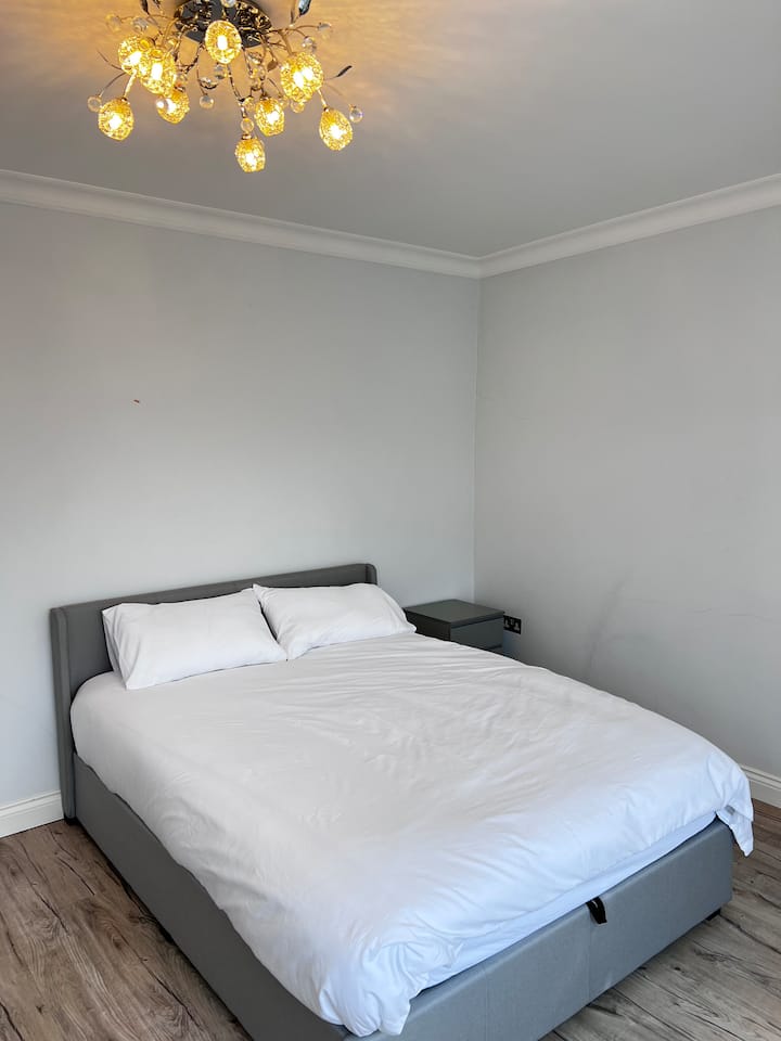 Flat In London - Cockfosters