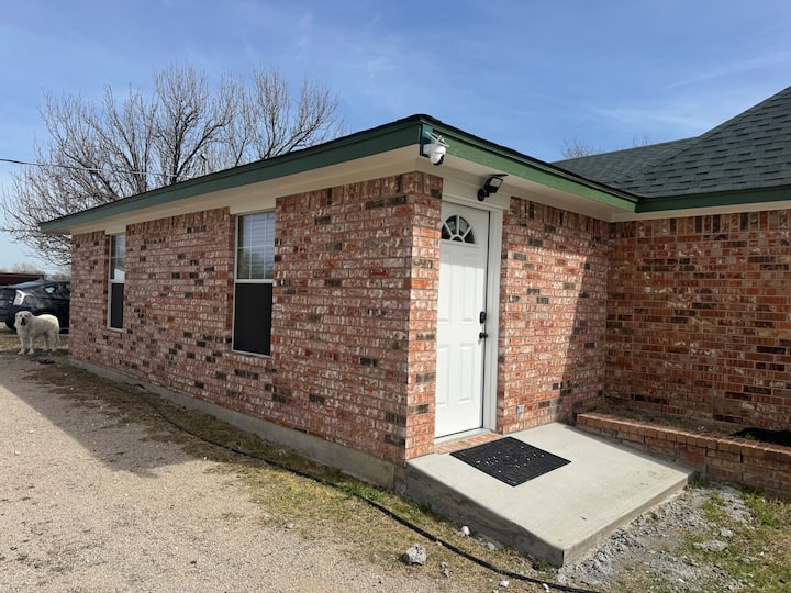 One Bedroom Efficiency Apartment. - 紐瓦克