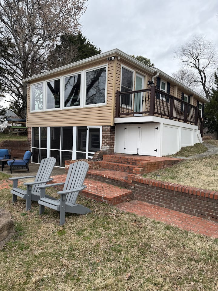 Downs At The River - Running Hare Vineyard, Prince Frederick