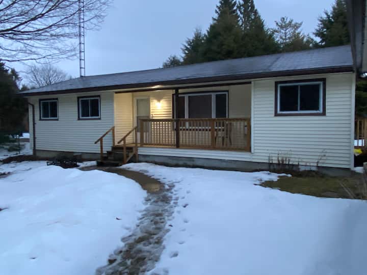 Cozy 3 Bedroom Cottage In Beautiful Point Clark - Kincardine