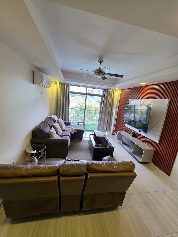 2bedroom With Pool View In Kingston - 킹스톤