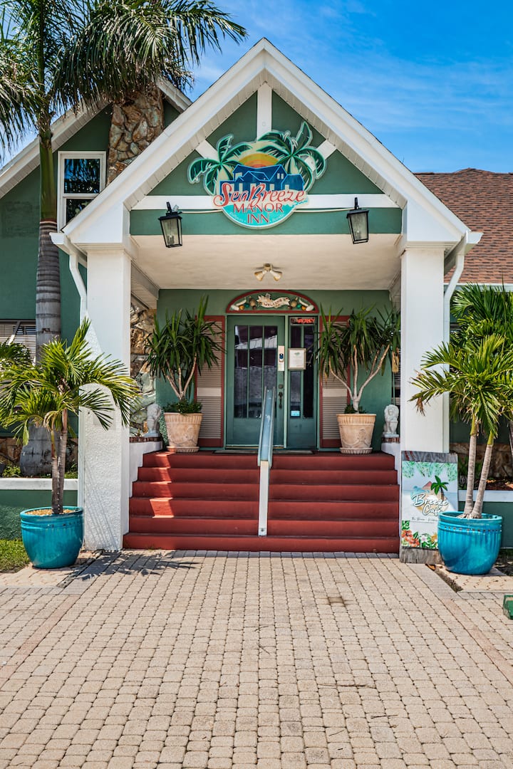 Sea Breeze Manor Inn & Events - St. Petersburg, FL