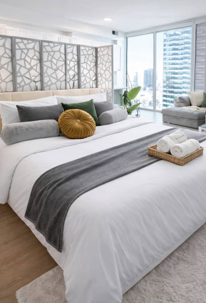 New! Clean Opulent Penthouse|city Viewslwalkable - Atlanta, GA