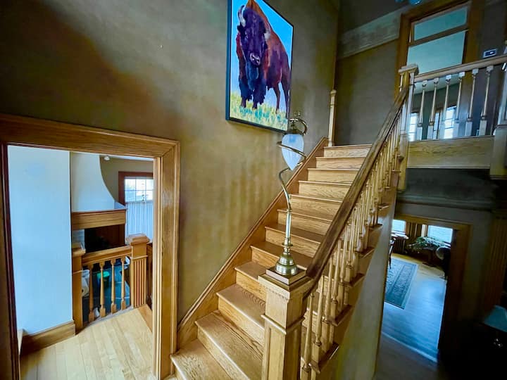 Historic Greystone Manor Near Yellowstone - Livingston, MT