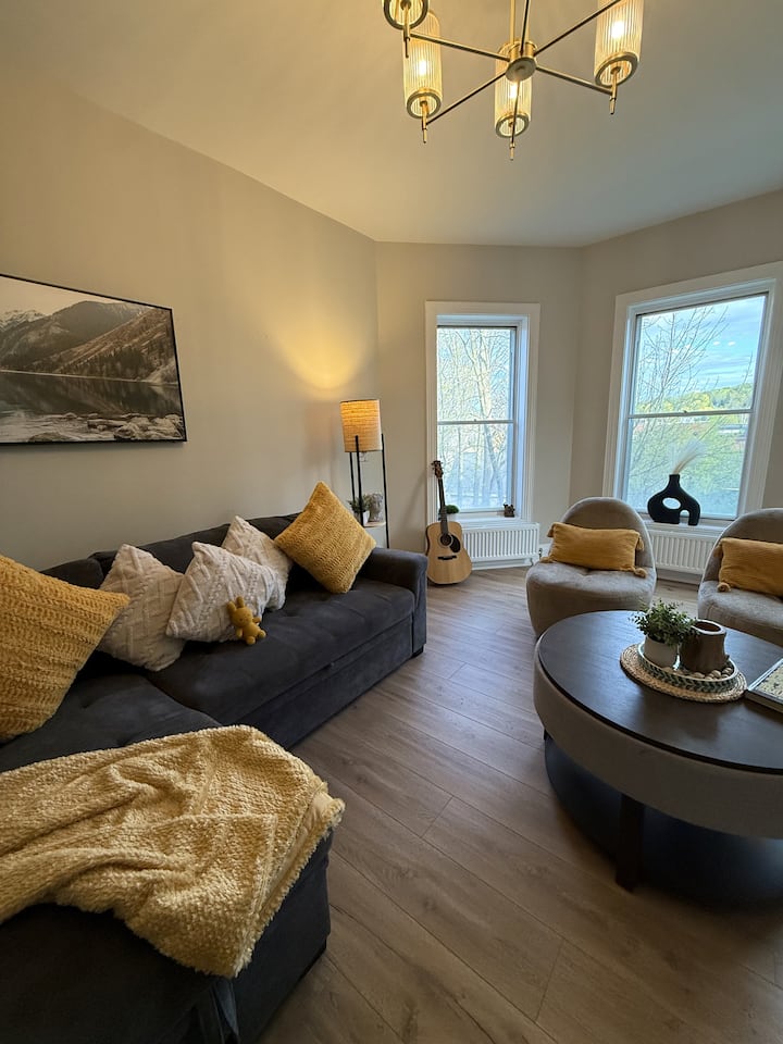 Downtown Huntsville Retreat | Fire Pit | Parking - Huntsville