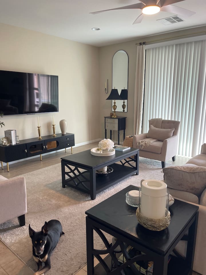 Nice 3 Bedroom House With A Full Kitchen - North Las Vegas, NV