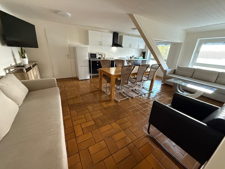 4-bett-zimmer In Großer Gepflegter Wg - Karlsruhe