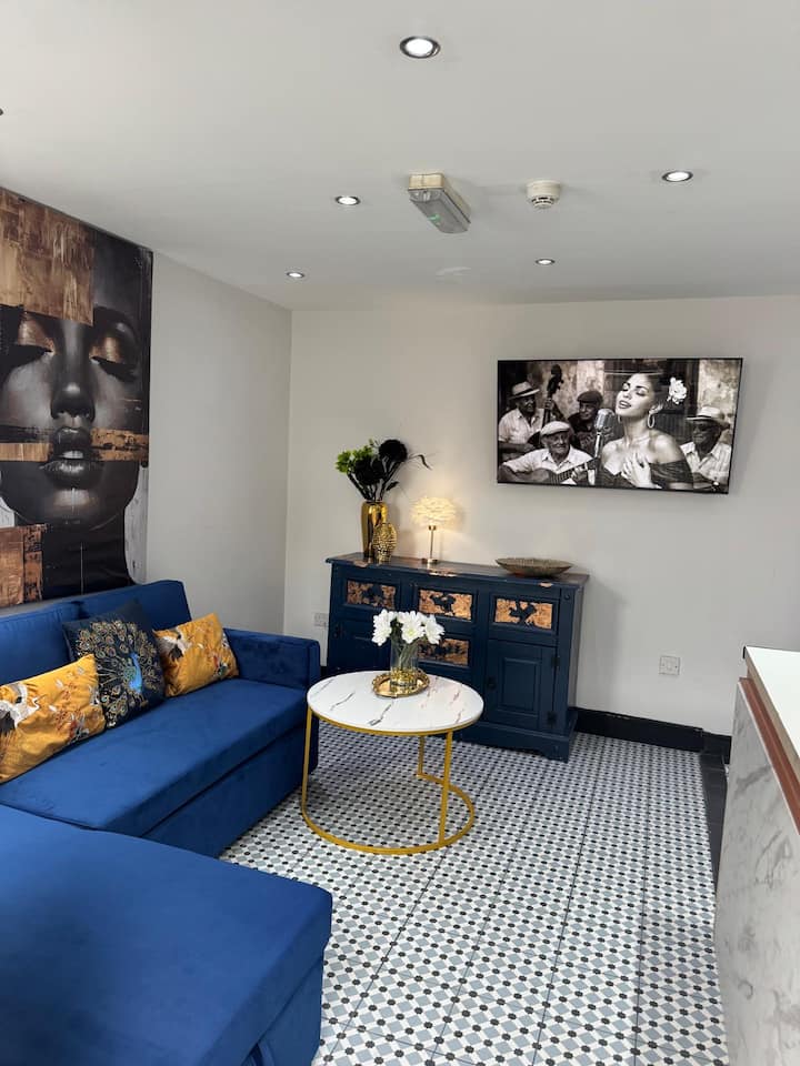 Secret Garden Suite - Gloucester, UK